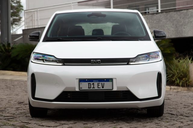 BYD lança minivan elétrica no país por R$ 269,9 mil - Portal Revista ...