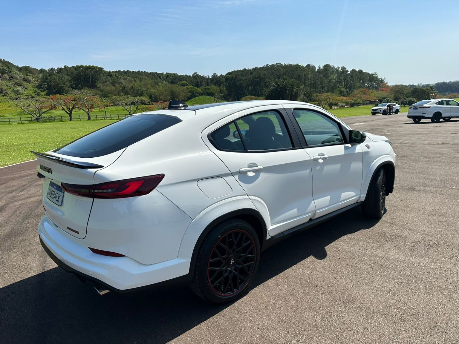 Fiat Fastback Abarth chega com visual exclusivo e acessórios especiais ...
