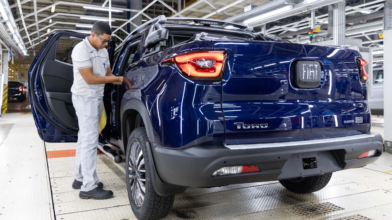 Fiat Toro chega a meio milhão de unidades produzidas: veja preços e ...
